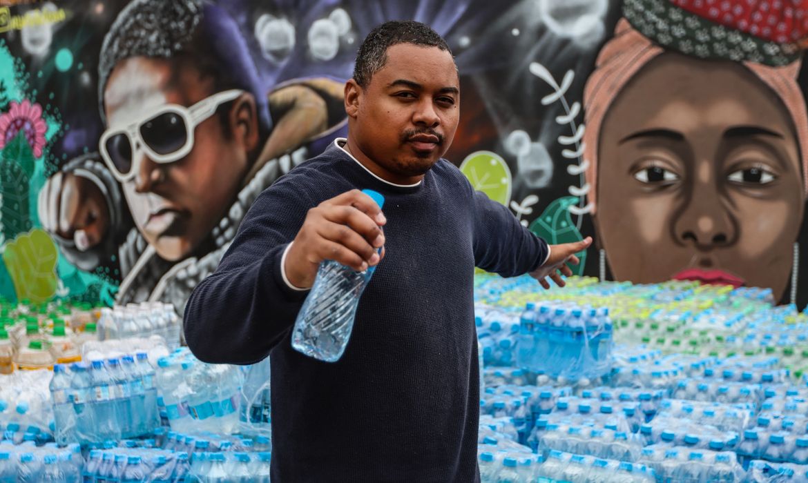 Rapper denuncia racismo ambiental no contexto da tragédia no Rio Grande ...